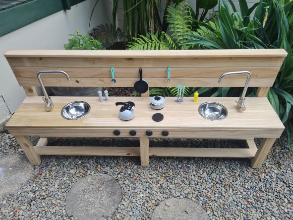 Mud Kitchen with Working Tap (Bright Red) - Cambio | Chooice