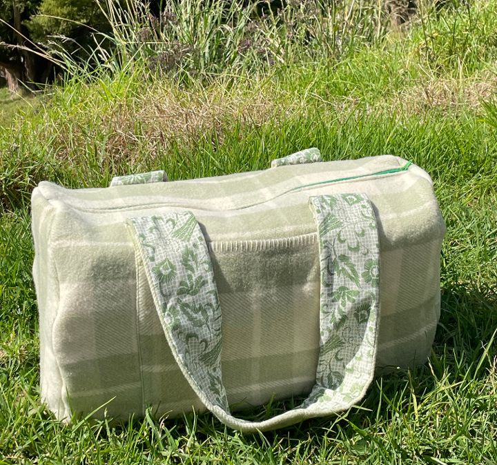 Green plaid wool duffle bag - Country Stitch’n Creations